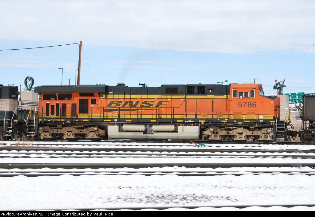 BNSF 5786